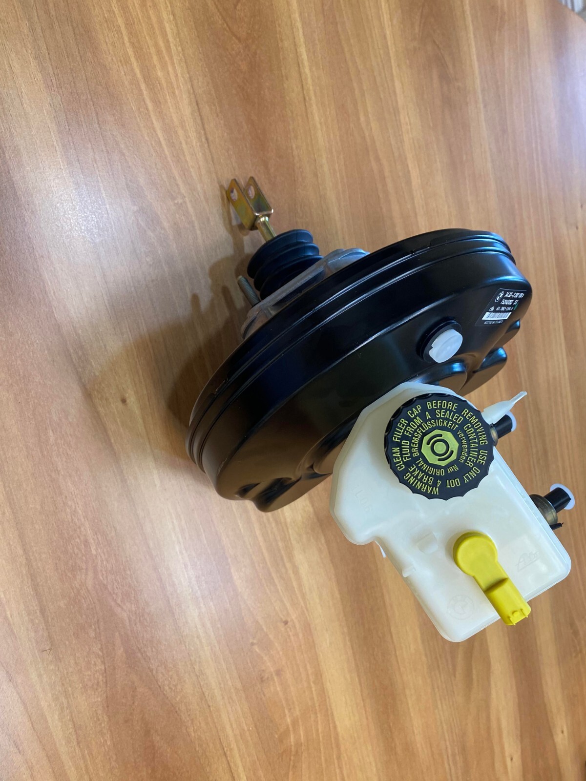 BMW 34-33-2-282-128 Brake Booster w/Master Cylin for Z3 323i 328i 318i ...