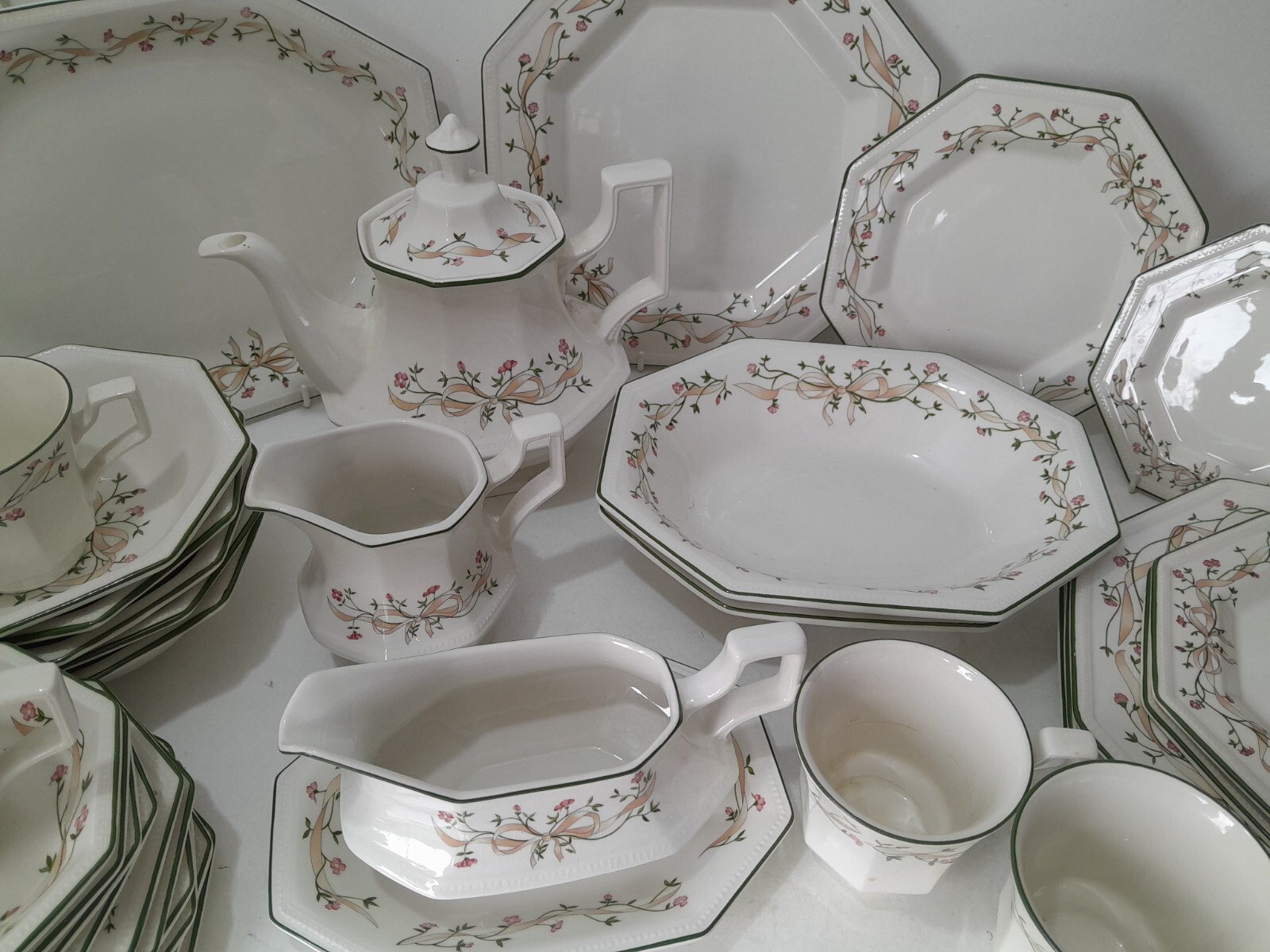 Johnson Bros ETERNAL BEAU Dinner Service/Tea Set Spares/Replacement ...