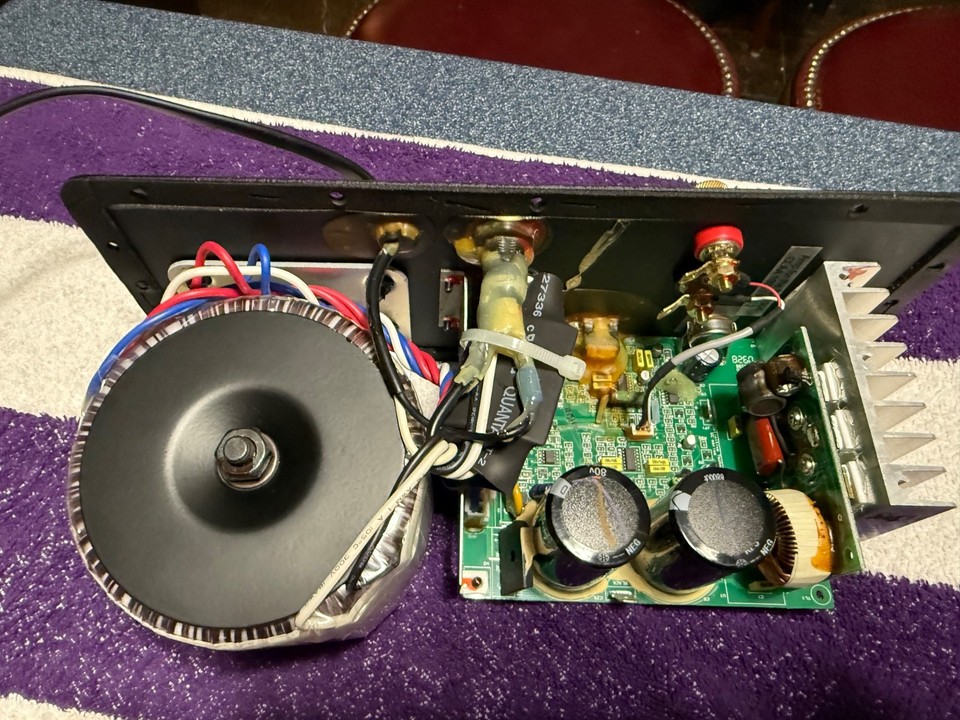 DEFINITIVE TECHNOLOGY BP7004 SPEAKER AMPLIFIER For Parts Or Repair | eBay