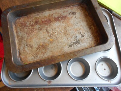 2 TINS BETTY CROCKER TRAY CAKE TIN 10" PATTY TINS BAKE METAL BUN ...