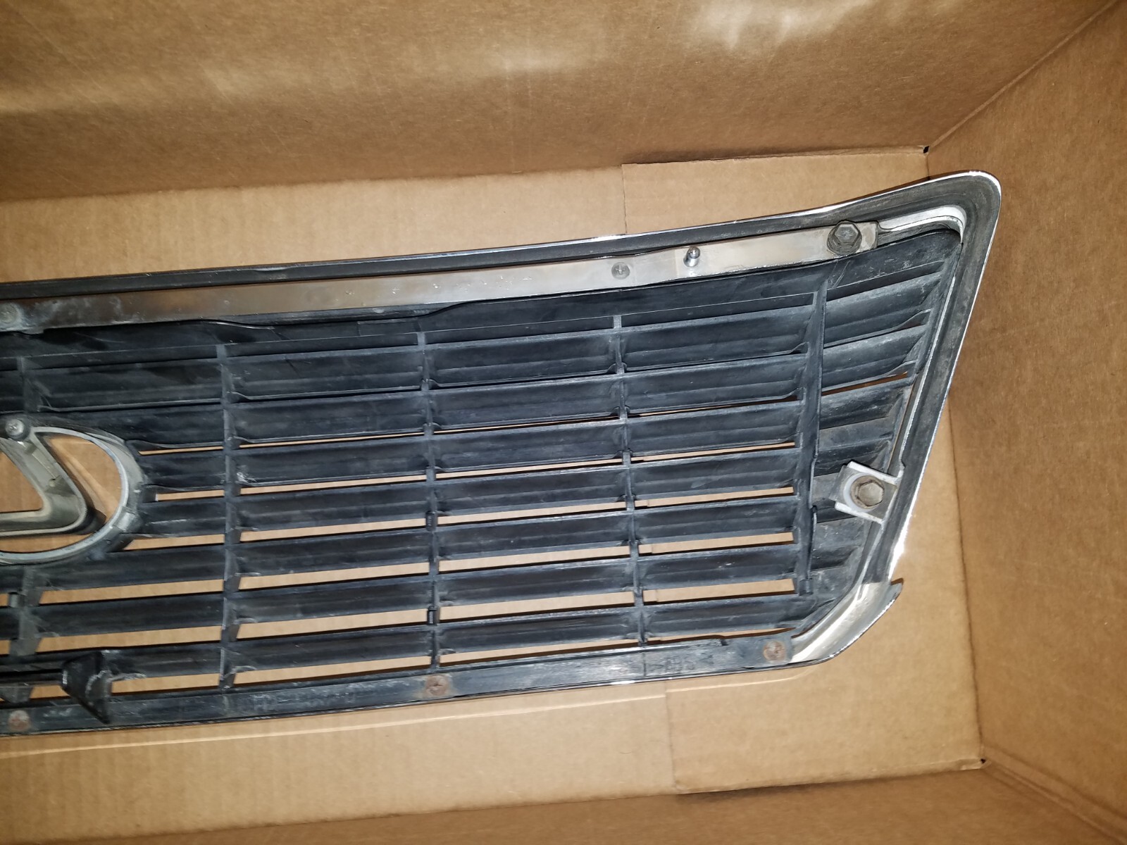 1998 1999 2000 LEXUS LS 400 LS400 FRONT GRILLE GRILL ASSEMBLY BUMPER ...