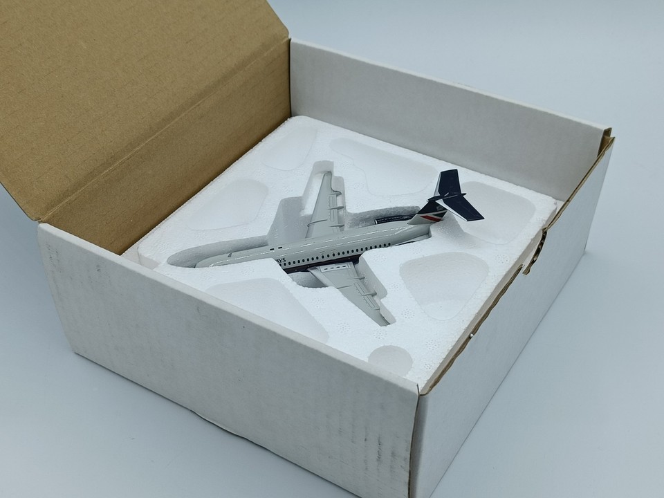 INFLIGHT 200 IF111001 - British Airways BAC-111-500 Reg.G-AVMU - 1/200 ...