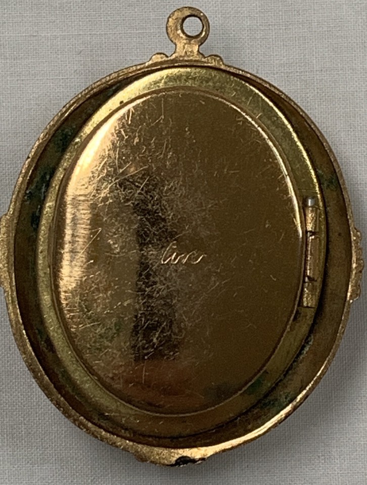 Vintage Signed CORO Photo Locket Cameo Pendant 1.5" | eBay