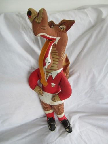 RARE DEANS /GWENT TOY DAI THE DRAGON WELSH RUGBY UNION MASCOT 1982 ...