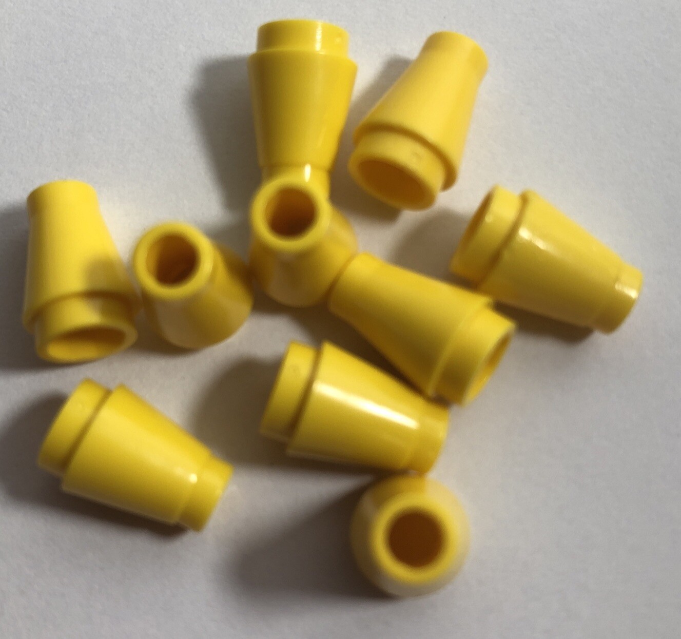10 x LEGO 1 x 1 Yellow Round Cone, Part 4589, Classic, City, Town ...