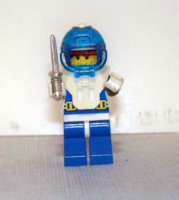 LEGO Aquazone Aquanauts AQUANAUT 1 Minifigure aqu001 w/ knife for sale ...