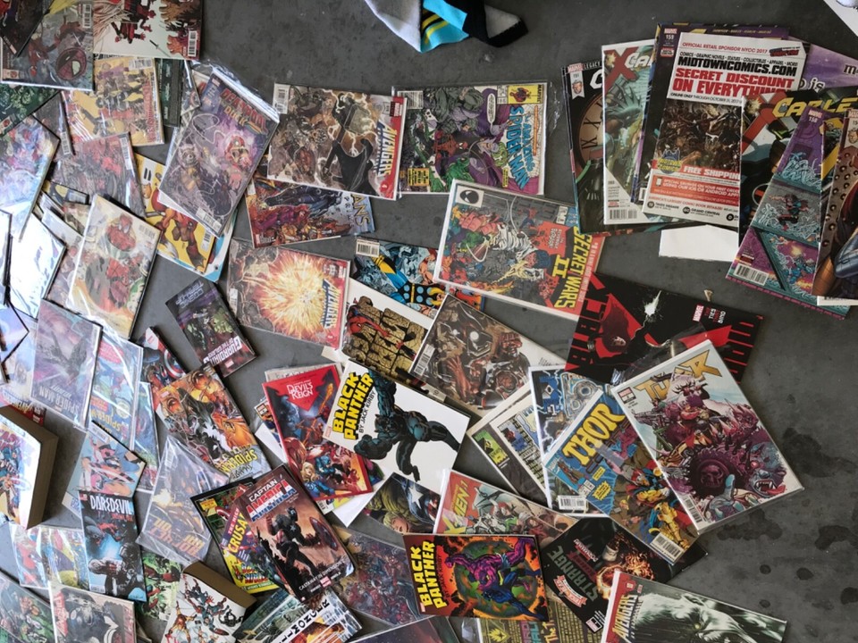 HUGE COMIC LOT COLLECTION Of MARVEL COMICS BOX FULL OF COMICS + 9.8 | eBay