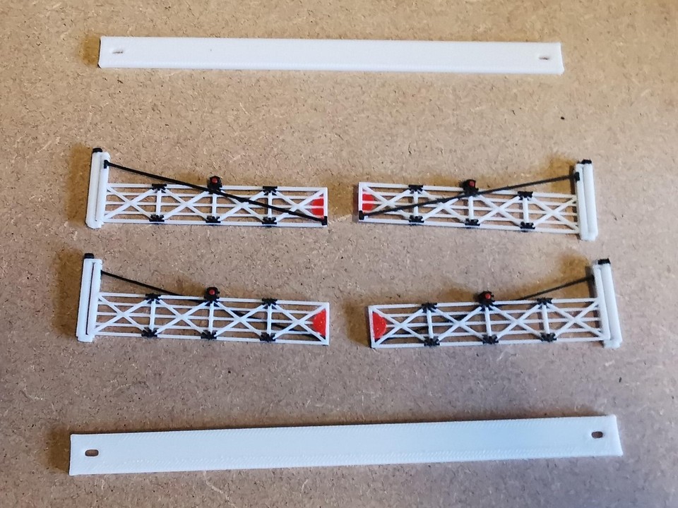 DOUBLE TT GAUGE LEVEL CROSSING GATES 3D PRINTED IN BLACK AND WHITE ...
