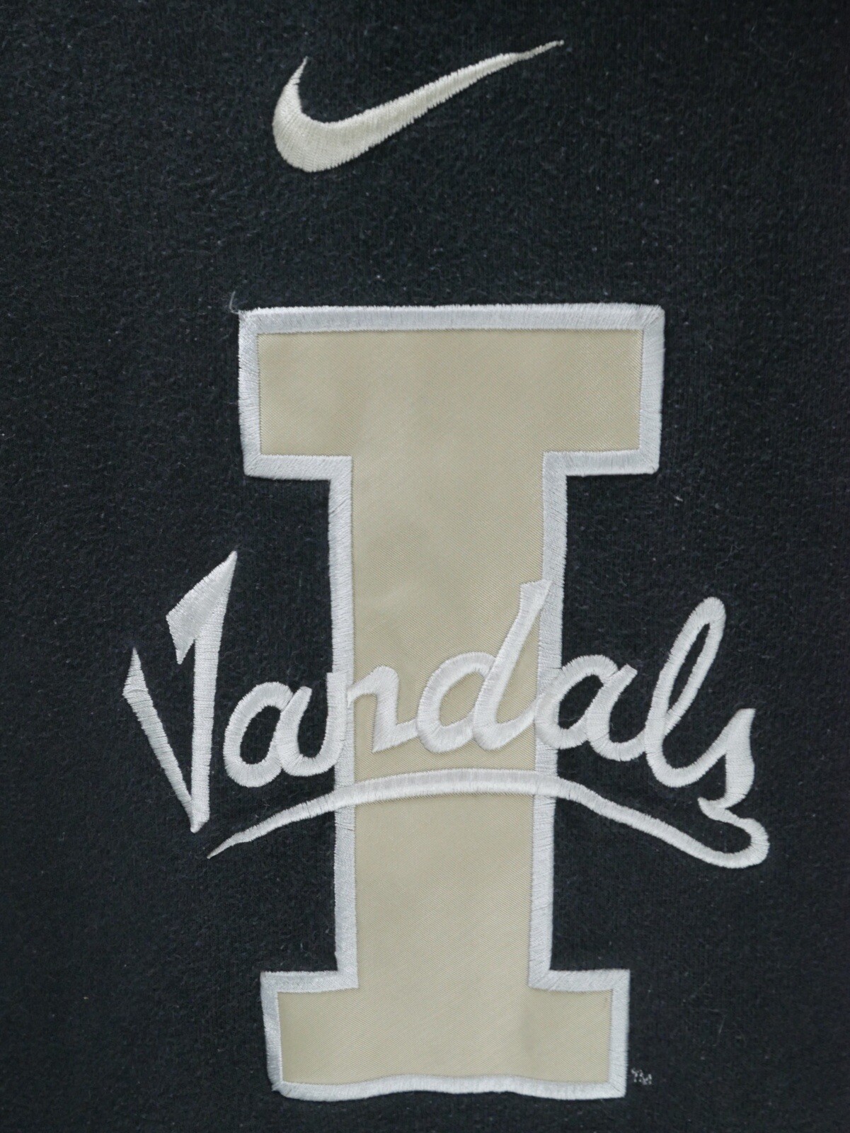NIKE Center Swoosh Check IDAHO VANDALS Black Sweatshirt Hoodie ...