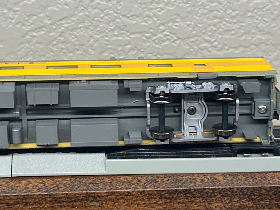 UNION PACIFIC " SUNSET " CORRUGATED BUSINESS Car- w/INTERIOR KATO HO ...