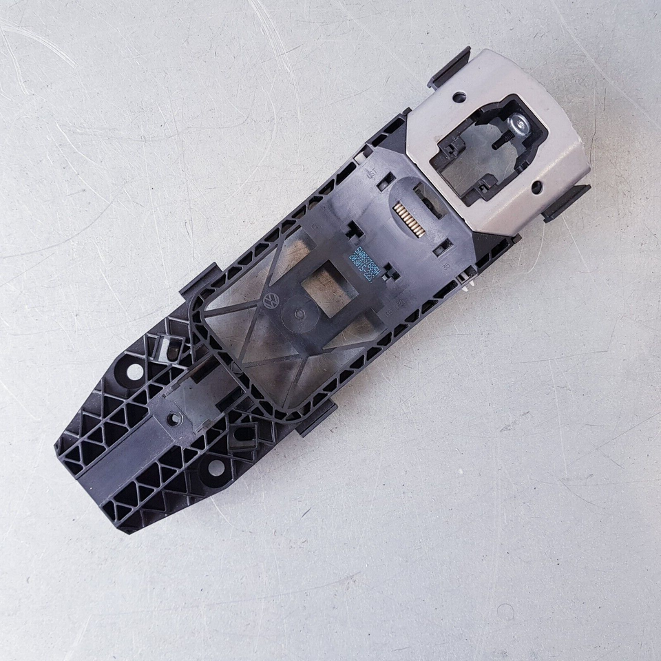 VW GOLF MK7 2013 DRIVER SIDE FRONT DOOR HANDLE BRACKET CARRIER ...