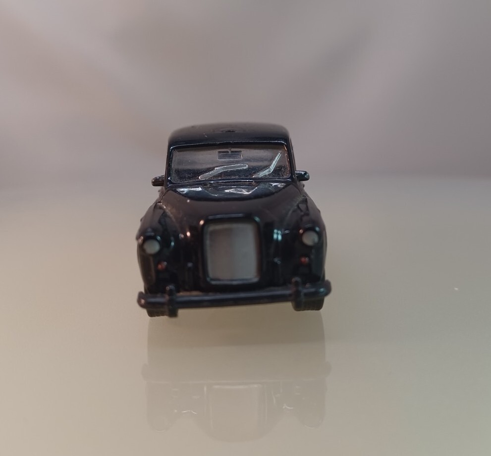 Welly Diecast Austin FX4 London Taxi, Black - No 2240 | eBay