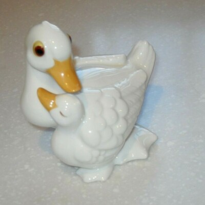 VINTAGE ROYAL OSBORNE BONE CHINA DUCK WITH HER DUCKLING FIGURINE TMR ...