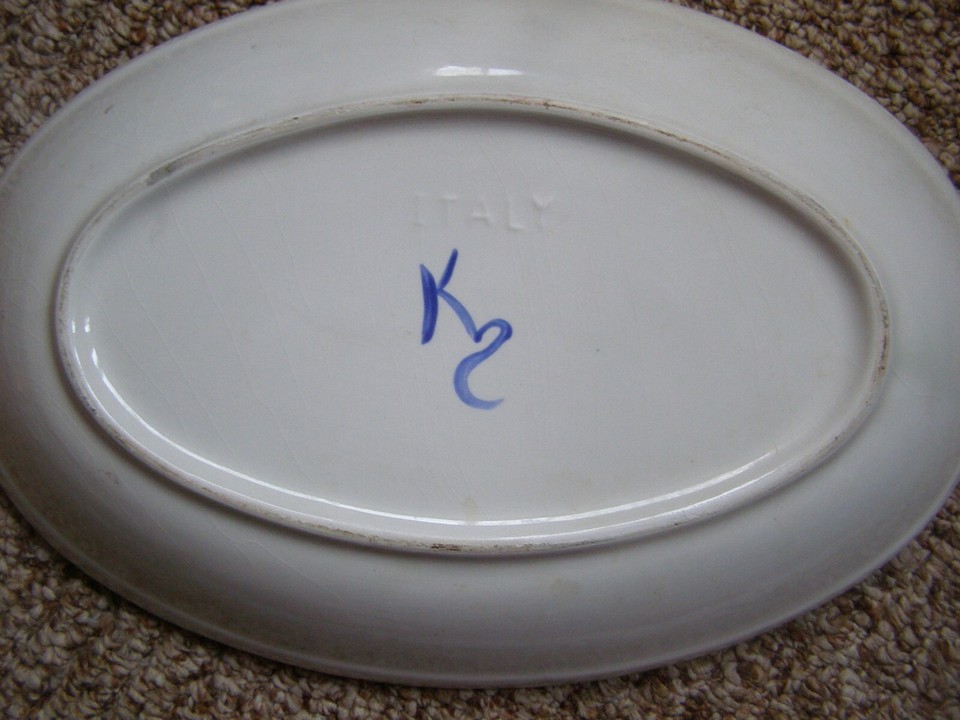 MADE IN ITALY 14X9.5" OVAL SIGNED FISH WITH HEART LIPS HANGING BOWL ...