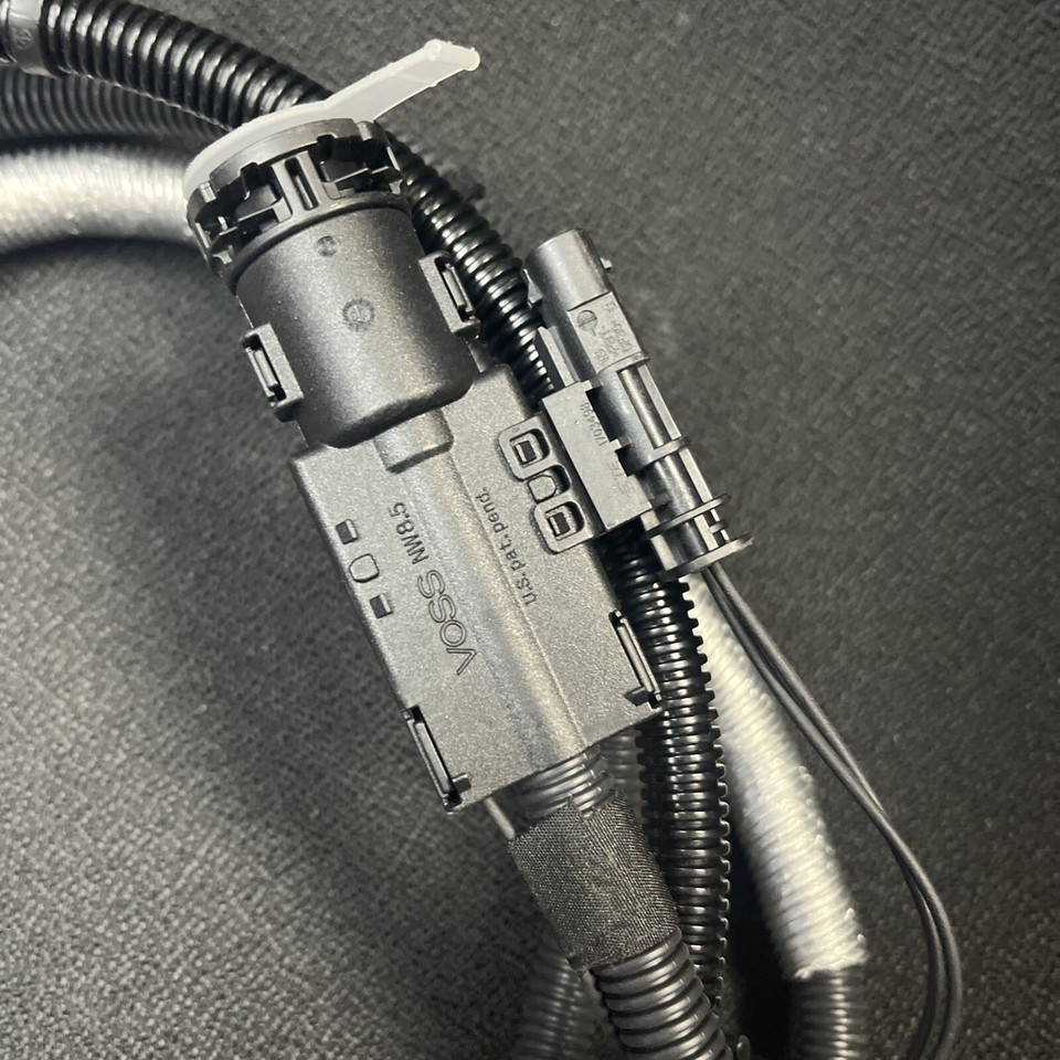 New Genuine GM 85516393 Diesel Exhaust Fluid (DEF) Injector Feed Line ...