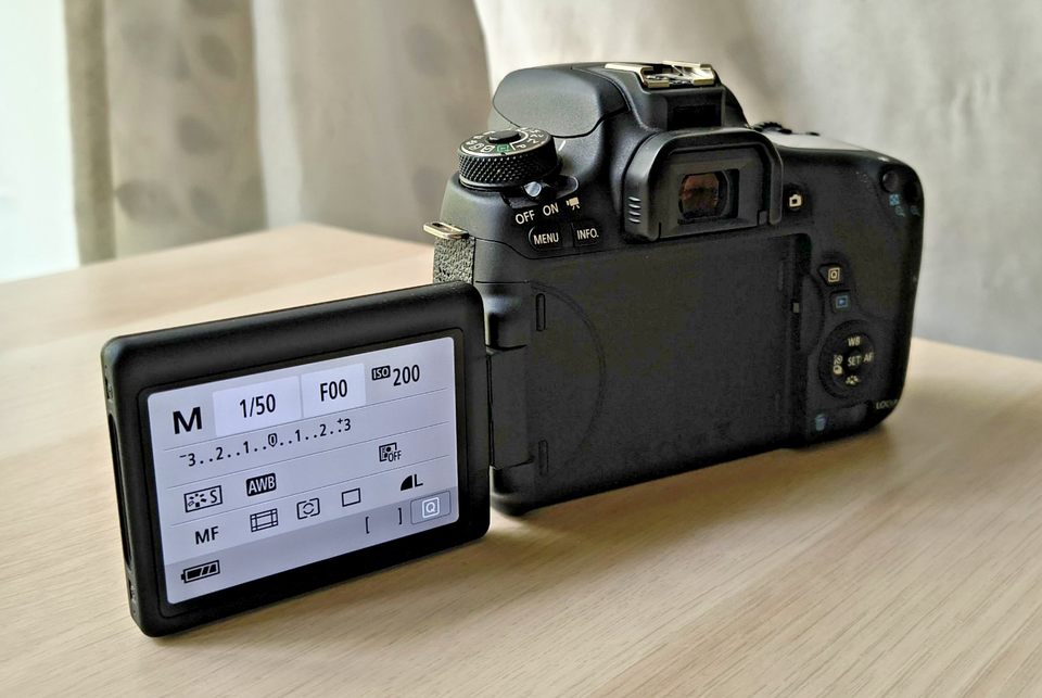 Canon EOS 760D Digital 24.2MP DSLR Camera - Body Only - Black | eBay UK