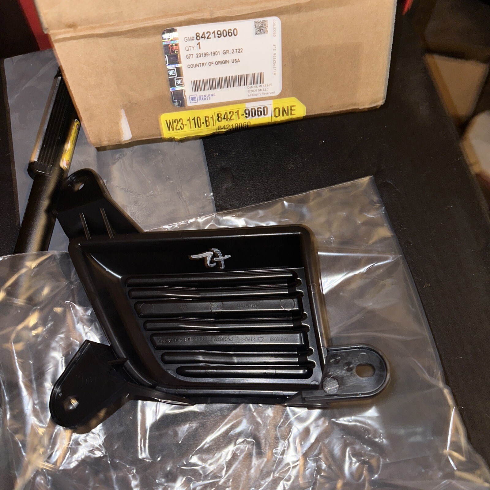 OEM Genuine GM 19-22 Driver Side Fog Lamp Opening Cover Black 84219061 ...