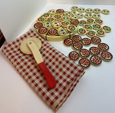 WOODEN PIZZA PLAY SET, ONE PIZZA (6 SLICES), 48 TOPPINGS, CUTTER, TABLE ...