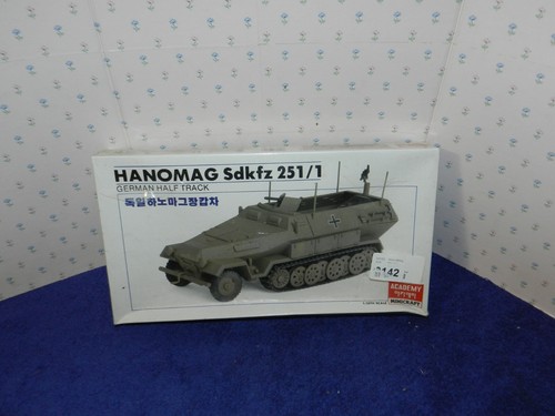 Academy Minicraft 1:35 Scale WWII German Half Track Hanomag Sdkfz 251/1 ...