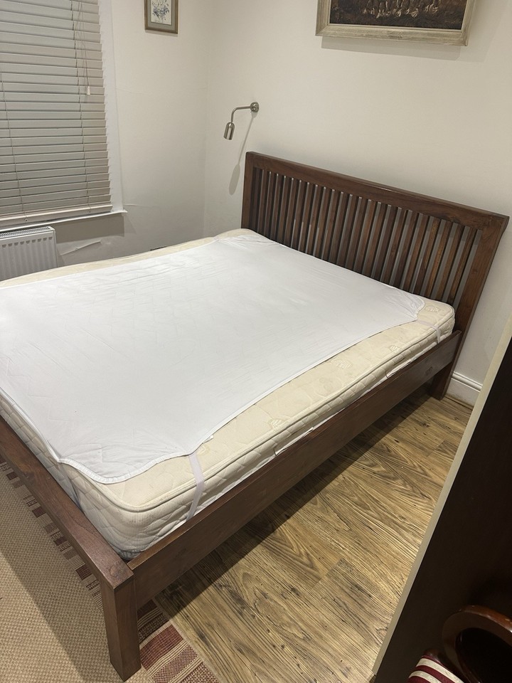 Java Mahogany Wooden Bed Frame And Mattress - Kingsize Bed Very Big ...