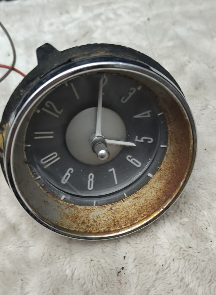 2 Vintage Clocks/0ne broken glass for parts | eBay