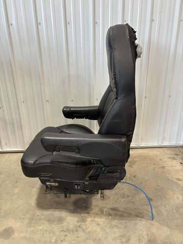 188900MW61 Legacy Silver Air Ride High Back in Black Leather | Used | eBay