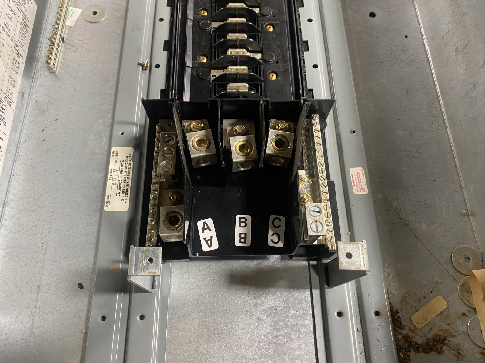 Square D NEHB Panelboard 225A 3PH 480Y/277V Type 1 Encl 4W 42 Space CAN ...