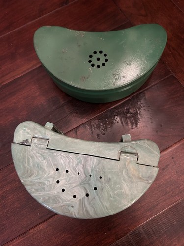 Lot Of 2 Vintage Worm Bait Boxes 1 Tin, 1 Bakelite? | eBay