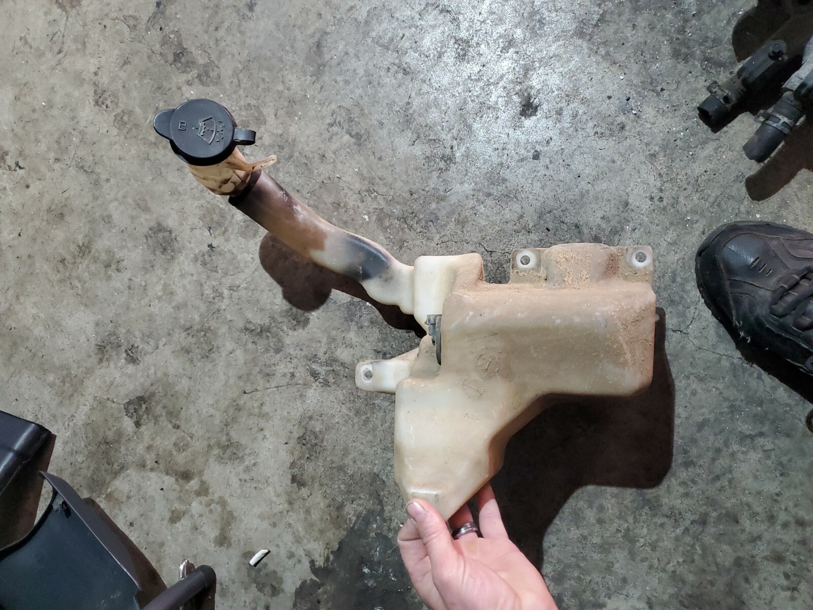 98 Pontiac Grand Prix Supercharger washer fluid reservoir 24007614 | eBay