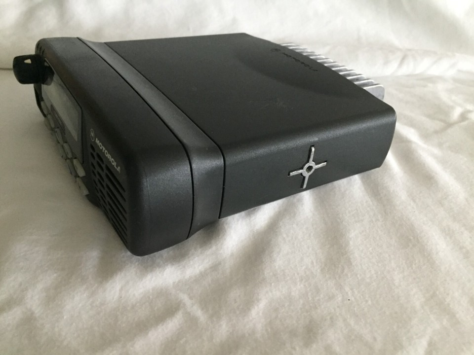 MOTOROLA CDM1550 VHF 136-174 MHZ 50 WATT 128CH ANALOG WITH ACCESSORIES ...