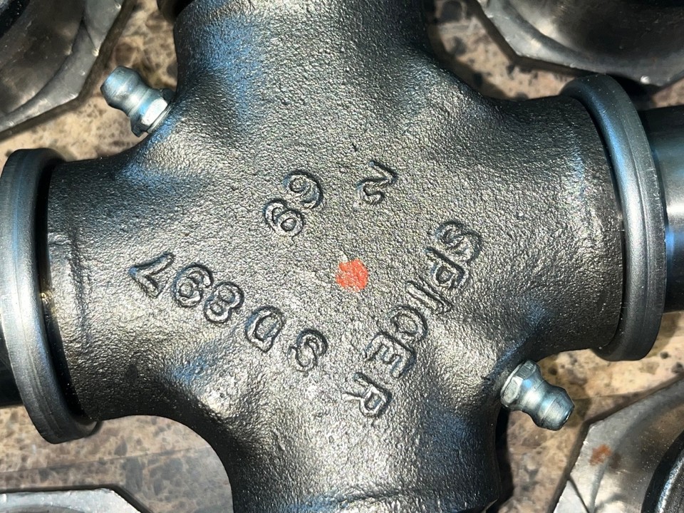 Spicer Universal Joint SD897 SP/5-280X 1710 Full Round Complete Kit New ...