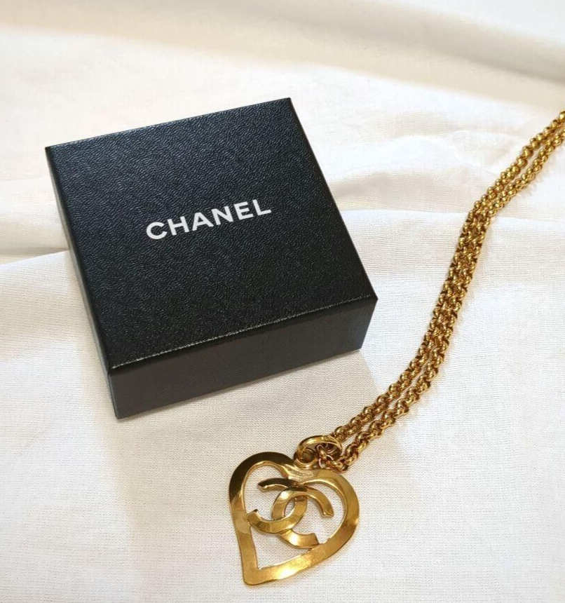 CHANEL Necklace Coco CC Pendant choker Chain AUTH Vintage Gold Heart ...