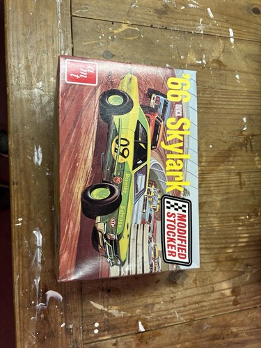 AMT 1:25 '66 Buick Skylark Modified Stocker Plastic Model Kit | eBay