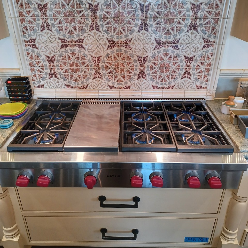 Wolf 48" French Style Natural Gas Cooktop 6 Burners + Griddle Very Nice ...