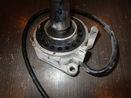 99 YAMAHA XLT1200 MID SHAFT BEARING HOUSING 61X-45332-03-94 61X-45332 ...