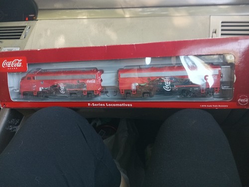 Athearn HO Scale Coca-Cola Coke EMD F Series Diesel Locomotive AB Set ...
