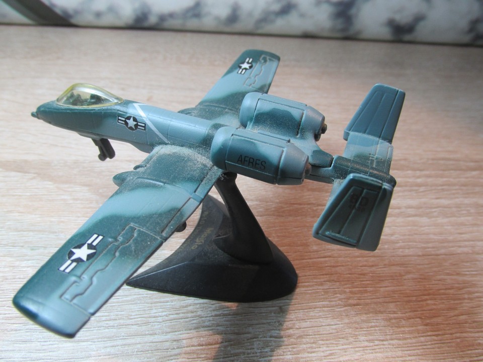 1/150 MAISTO Fairchild A-10 Thunderbolt II DIECAST Military Aircraft w ...
