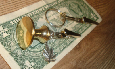 #2 Two Home & Travel Roach Clip SMOKE Clip Gold Metal KNOB + Key Ring ...