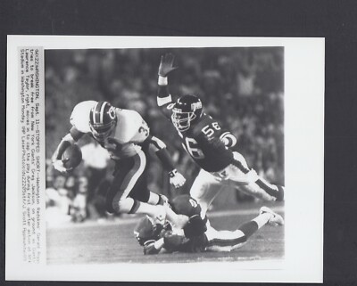 Lawrence Taylor stops Gerald Riggs Redskins vs Giants 1989 7x9 Glossy ...