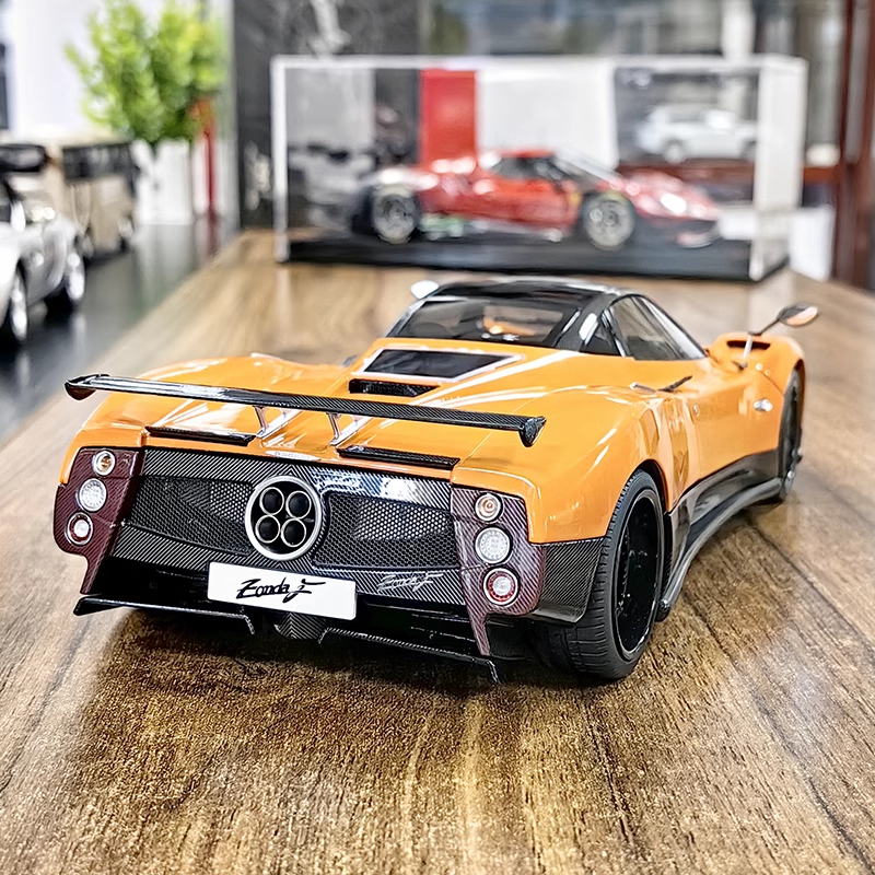 Pagani Zonda Cinque Amarelo