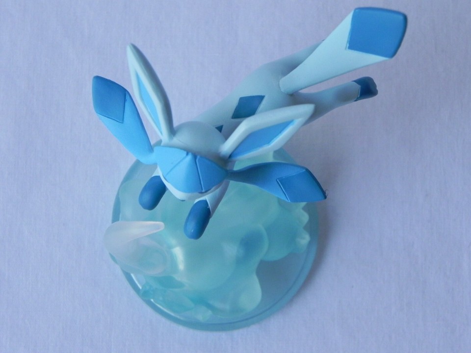 Pokemon Gallery Figure Glaceon Icy Wind, Pokemon Center Original, Adult ...