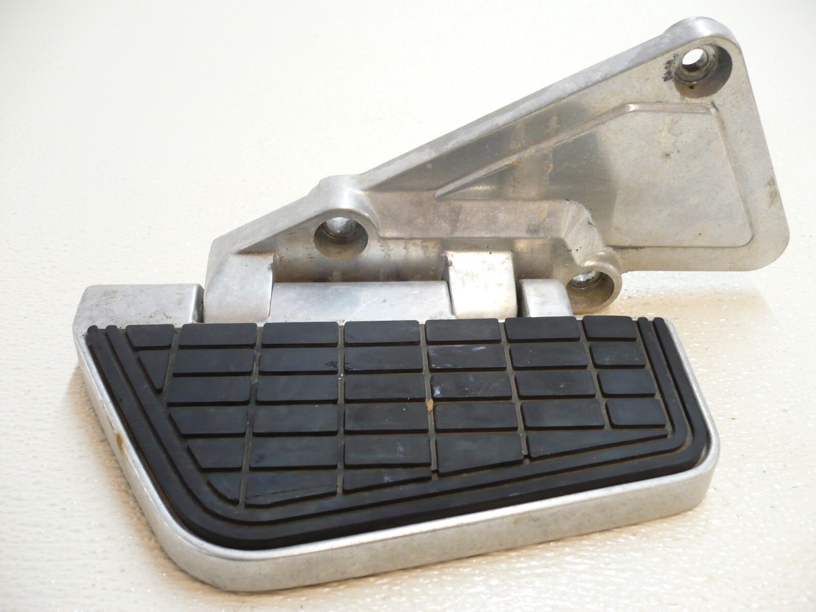 HONDA 84 85 GL1200 ASPENCADE REAR BACK LEFT PASSENGER FOOT REST PEG OEM ...