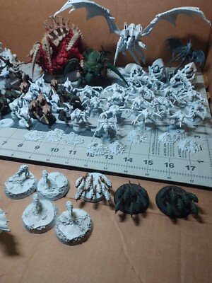 warhammer 40k tyranid army lot unpainted. built mixed army one broken ...