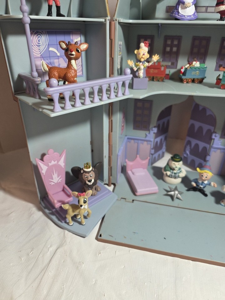 Rudolph Red Nosed Reindeer and The Island of Misfit Toys SANTA'S CASTLE ...