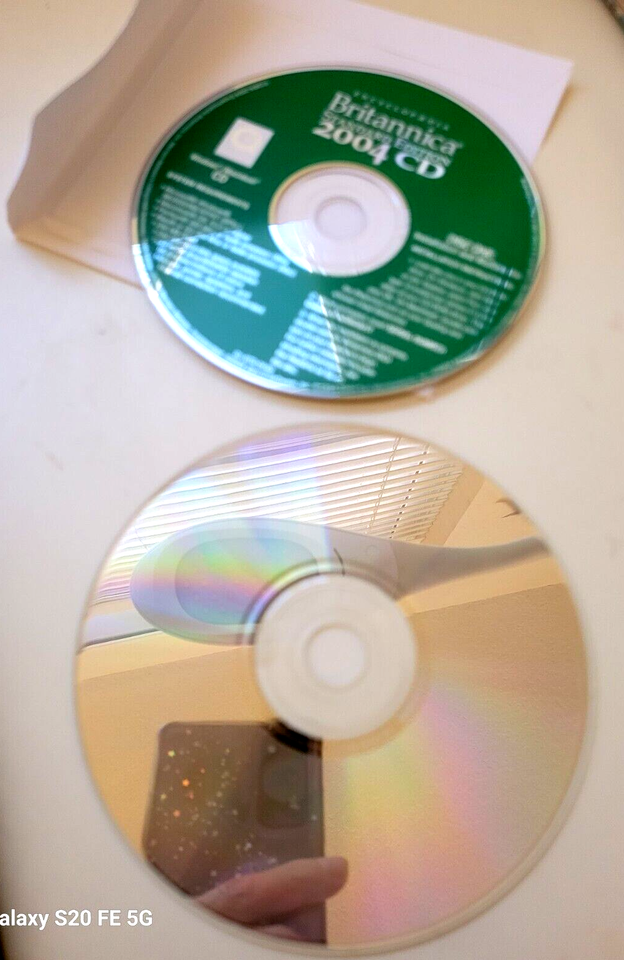Encyclopedia Britannica Standard Edition 2004 for Windows/Macintosh 2 ...