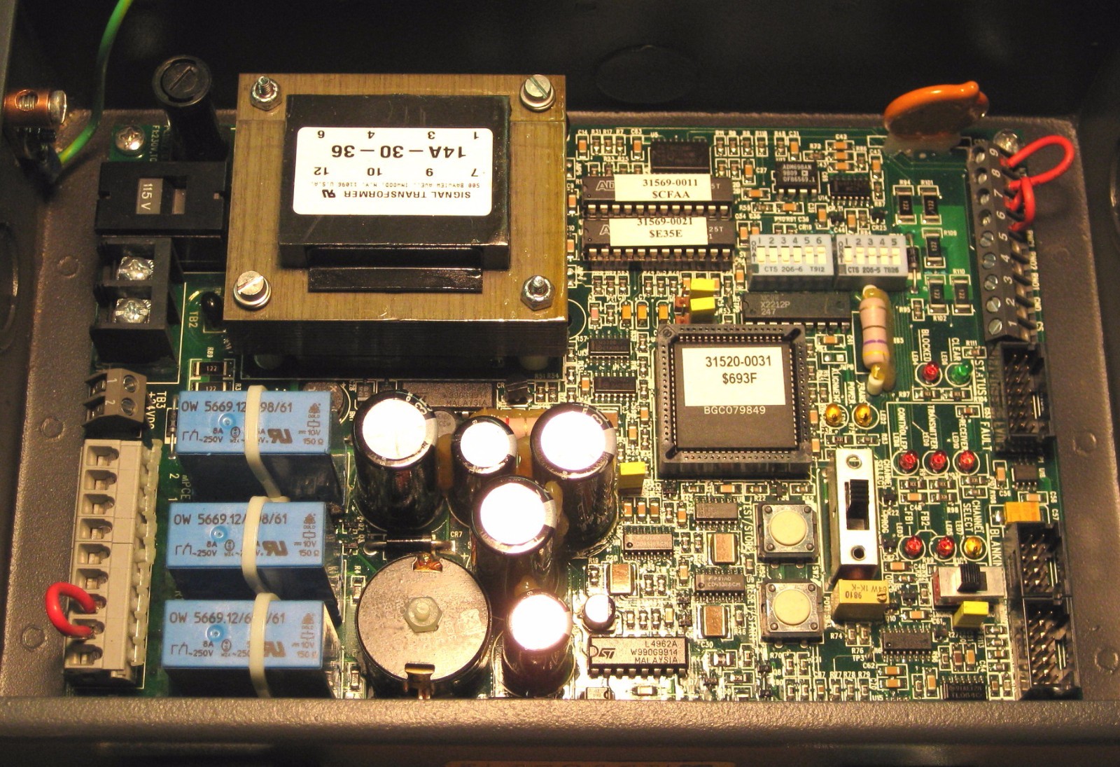 STI Scientific Technologies Inc. Light Screen Curtain Controller LCC-FB ...