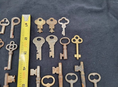 Lot Of 36 Vintage Keys Corbin Taylor Skeleton Brass Hollow Barrel 1" 3. ...