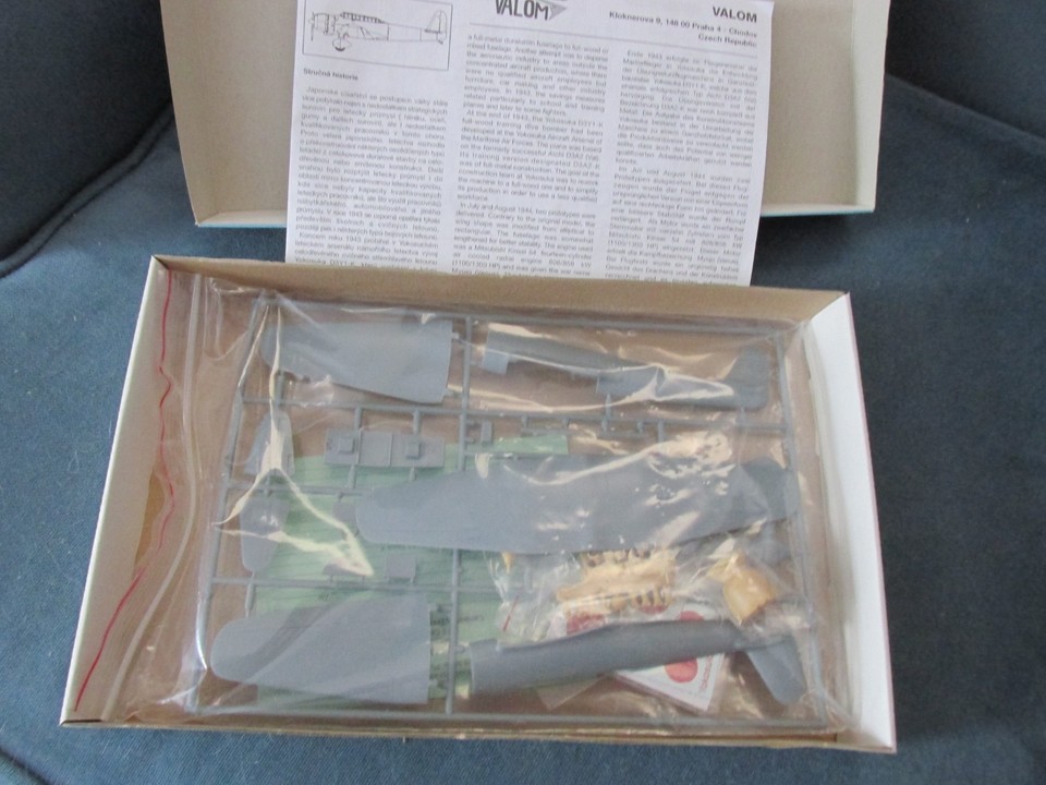 VALOM 1/72 SCALE JAPANESE YOKOSUKA D3Y1-K PLASTIC MODEL KIT | eBay