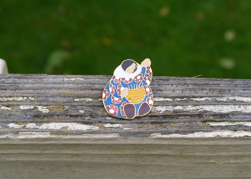 Barbara Lavallee Alaska Inuit Eskimo Basket Metal Enamel Pin Pinback ...
