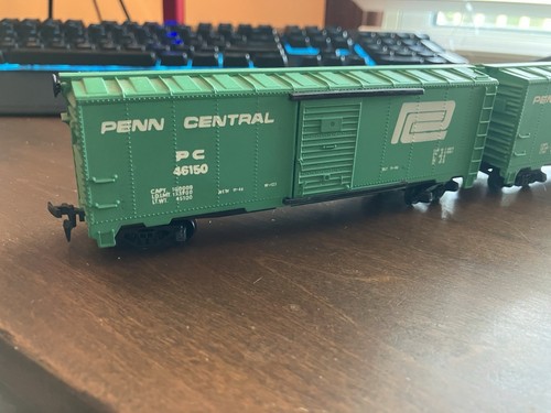 TYCO HO Scale * Penn Central PC 46150 Box Car 40' * Train Doors Open ...